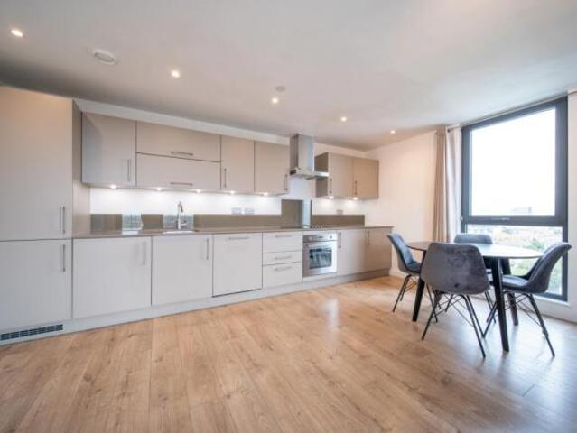 2 bedroom flat for rent in Westwood House, Lockgate Road London SW6
