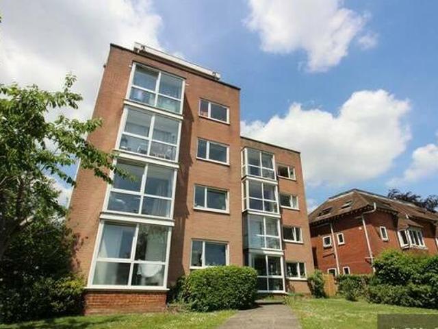 2 bedroom flat for rent in Westwood Road SO17