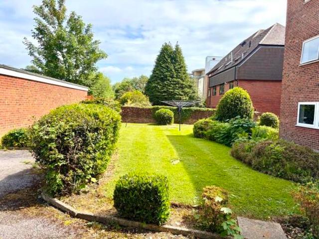 2 bedroom flat for rent in Westwood Road, SO17