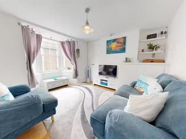 2 bedroom flat for rent in Wesley Street, Weymouth, DT4