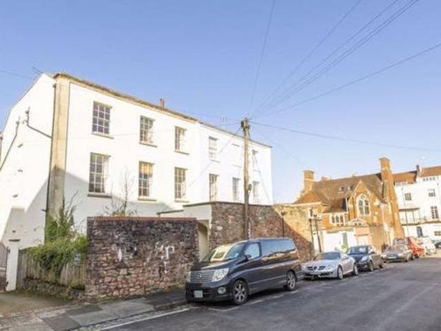 2 bedroom flat for rent in Wetherall Place Clifton BS8