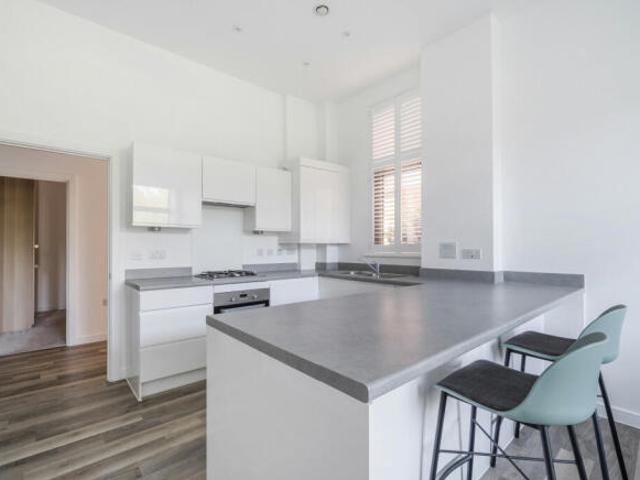 2 bedroom flat for rent in Wey Corner, Walnut Tree Close, Guildford, GU1