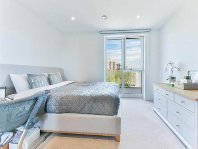 2 bedroom flat for rent in Weymouth Building, 2 Deacon Street, Elephant & Castle, London, SE17