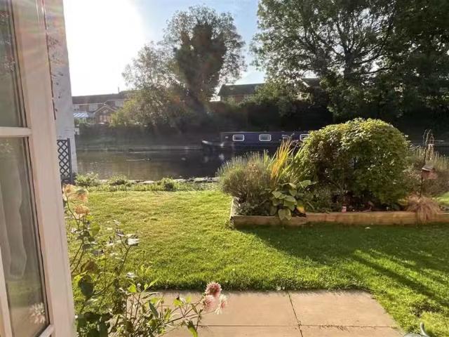 2 bedroom flat for rent in Wharf Mill, Canal Road, Congleton.