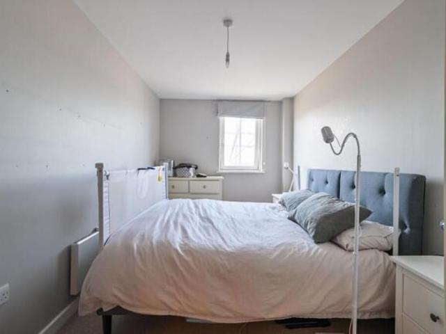 2 bedroom flat for rent in Wharf Road, Islington, London, N1