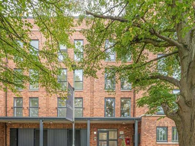 2 Bedroom Flat For Rent In Whetstone, London