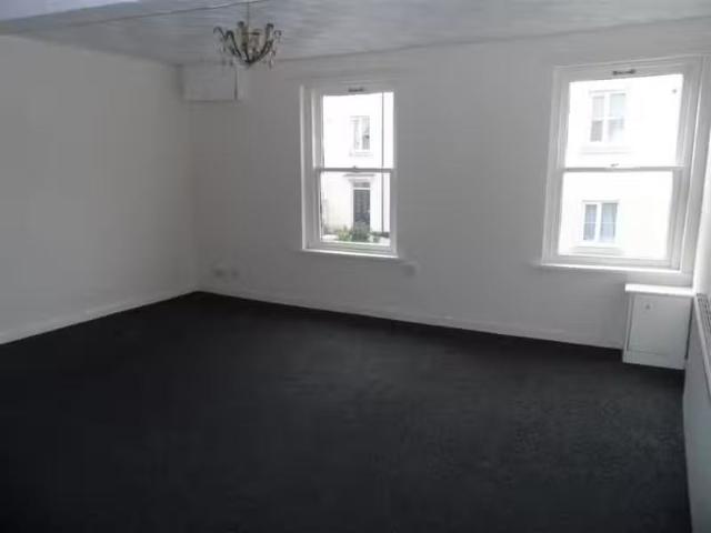2 bedroom flat for rent in Whitcombe street, CF44