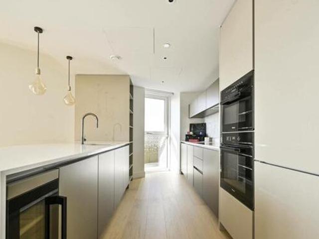 2 Bedroom Flat For Rent In White City, London