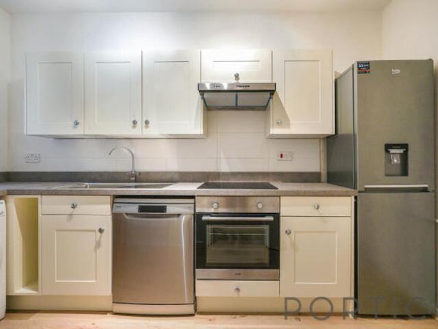 2 bedroom flat for rent in White House, Vicarage Crescent, London, SW11