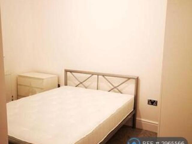 2 bedroom flat for rent in Whitechapel Road, London, E1