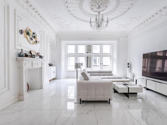 2 bedroom flat for rent in Whitehall Court London SW1A