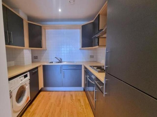 2 bedroom flat for rent in Whitehall Quay, Leeds, West Yorkshire, LS1