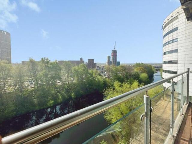 2 bedroom flat for rent in Whitehall Quay, Leeds, West Yorkshire, LS1