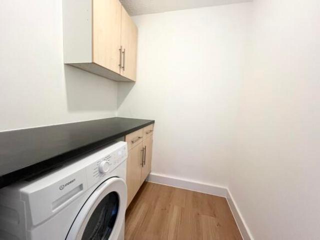 2 bedroom flat for rent in Whinchat Road, SE28