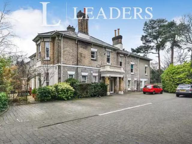 2 bedroom flat for rent in Wimborne Road, Bournemouth, BH2