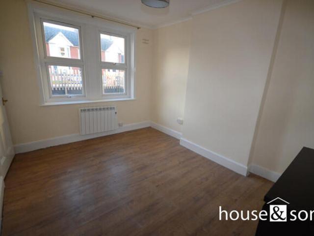 2 bedroom flat for rent in Wimborne Road, Winton, BH9