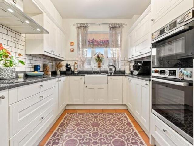 2 bedroom flat for rent in Wimbledon Hill Road, Wimbledon SW19