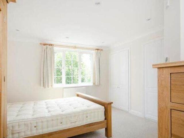 2 Bedroom Flat For Rent In Wimbledon, London