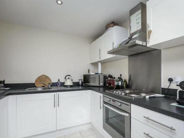 2 Bedroom Flat For Rent In Wimbledon, London