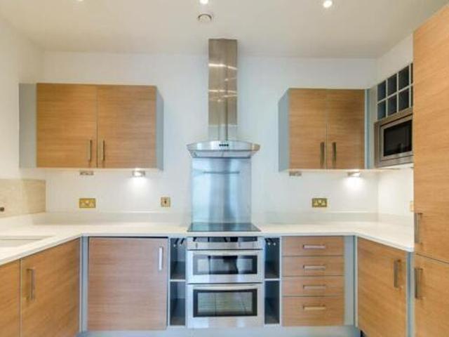 2 Bedroom Flat For Rent In Wimbledon, London