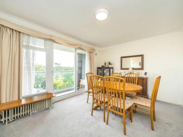 2 bedroom flat for rent in Wimbledon Park Road, London, SW19