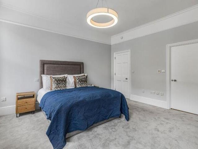 2 bedroom flat for rent in Wimpole Street, London, W1G