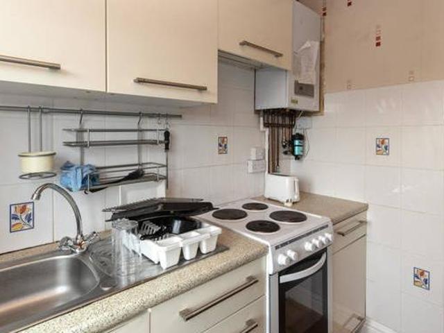 2 bedroom flat for rent in WINTON Heathwood Rd 10 MINS to Uni BH9