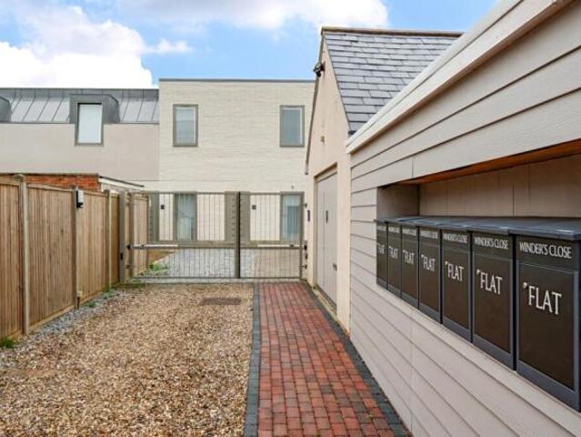 2 bedroom flat for rent in Winders Close Beckenham BR3