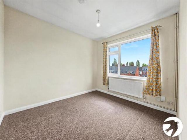 2 bedroom flat for rent in Windfield Close, London, SE26
