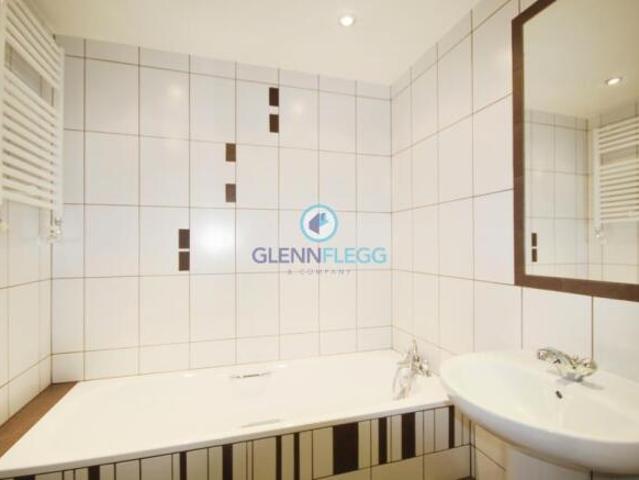 2 bedroom flat for rent in *LET AGREED*Windmill road, Slough, SL1
