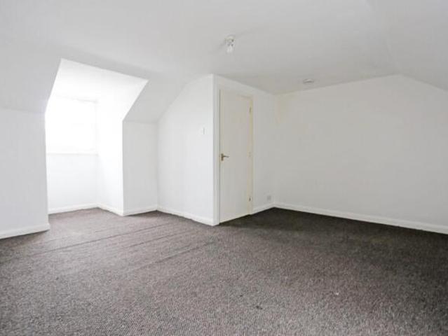 2 bedroom flat for rent in Windmill Street, Gravesend, Kent, DA12
