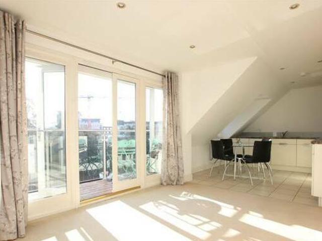 2 bedroom flat for rent in Windsor Castle Upper Bristol Road Bath BA1