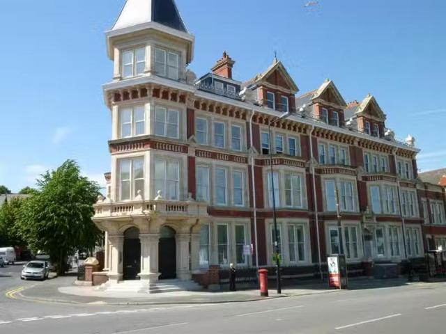 2 bedroom flat for rent in Windsor Court, Barry, CF62