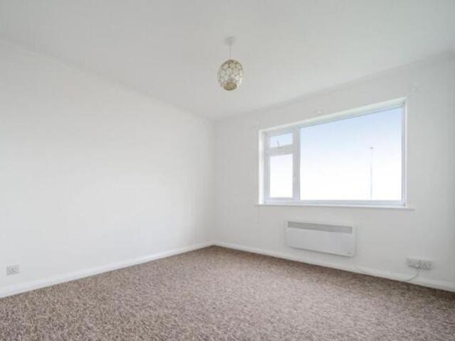 2 bedroom flat for rent in Windsor Court, Brighton Road, Worthing, West Sussex, BN11