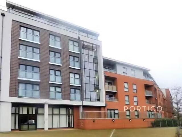 2 bedroom flat for rent in Windsor Court, 18 Mostyn Grove, E3