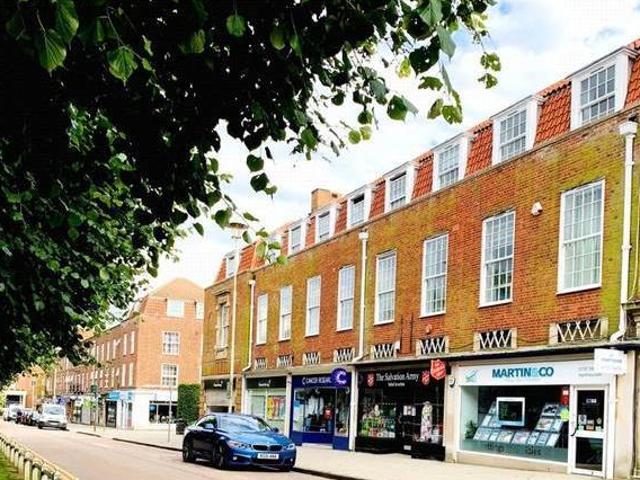 2 bedroom flat for rent in Windsor House Howardsgate AL8