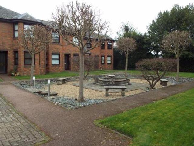2 bedroom flat for rent in Windsor Lane, Slough, SL1