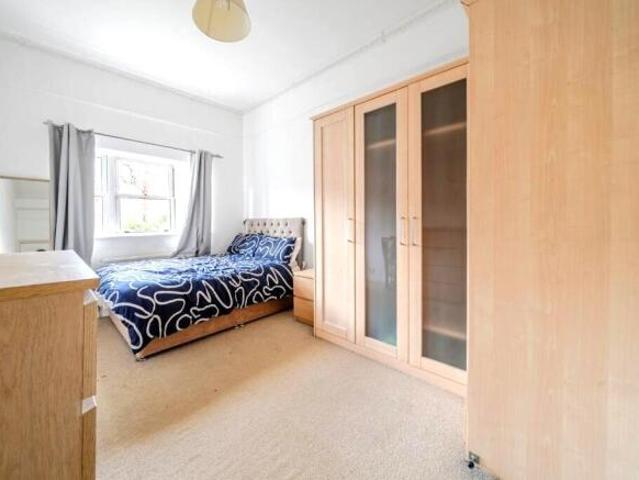 2 bedroom flat for rent in Windsor Road London W5
