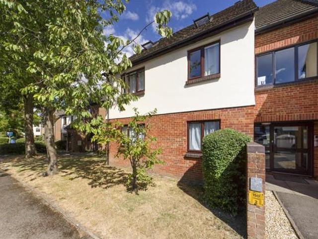 2 Bedroom Flat For Rent In Windrush Drive, High Wycombe