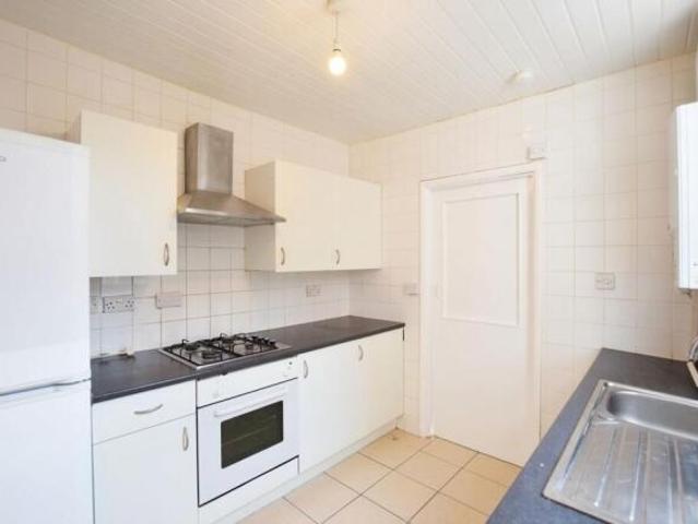 2 bedroom flat for rent in Wingrove Avenue, Newcastle Upon Tyne, NE4