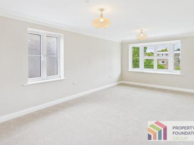 2 bedroom flat for rent in Winn Road, Armfield House, SO17