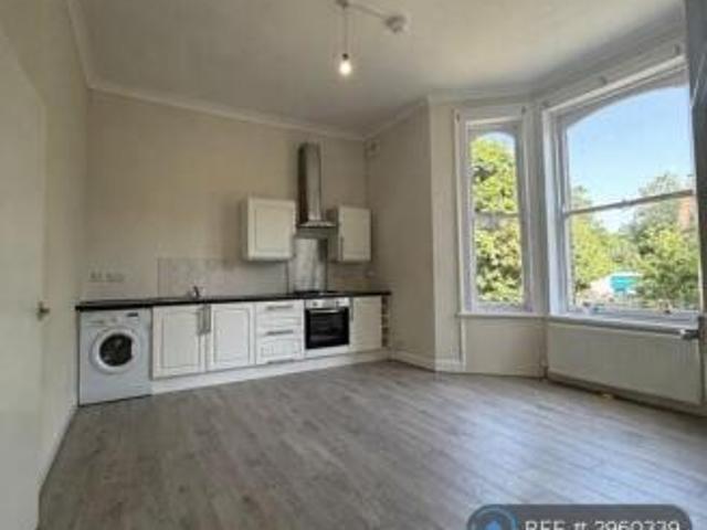 2 bedroom flat for rent in Wickham Road, London, SE4