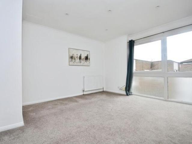 2 bedroom flat for rent in Widmore Road Bromley BR1