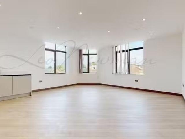 2 bedroom flat for rent in Widmore Road, Bromley, BR1
