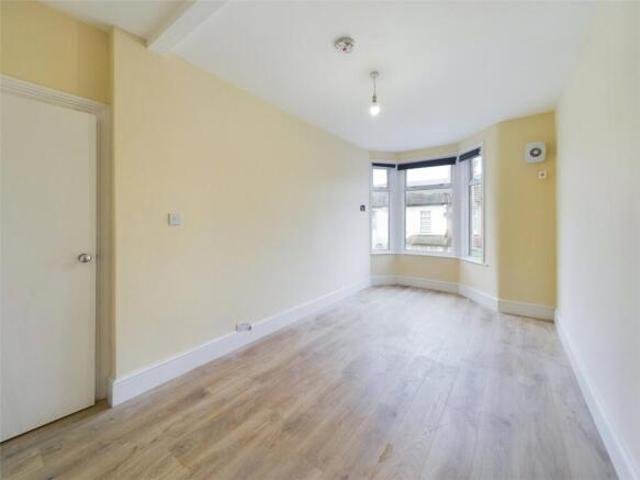 2 bedroom flat for rent in Wigston Road, Plaistow, London, E13