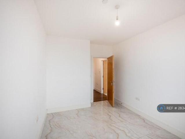 2 bedroom flat for rent in Wiltshire Court, Swindon, SN1