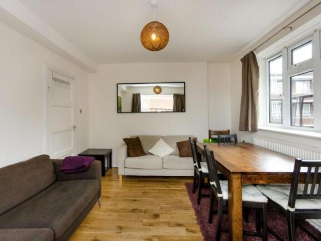 2 bedroom flat for rent in Wiltshire Close, Chelsea, London, SW3