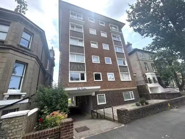 2 bedroom flat for rent in Wilbury Road, BN3