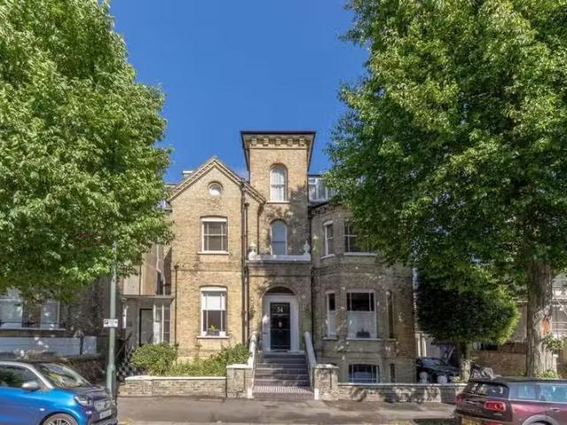 2 bedroom flat for rent in Wilbury Road, Hove, BN3