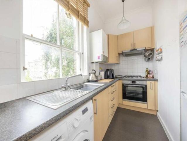 2 bedroom flat for rent in Willesden Lane, Kilburn, NW6